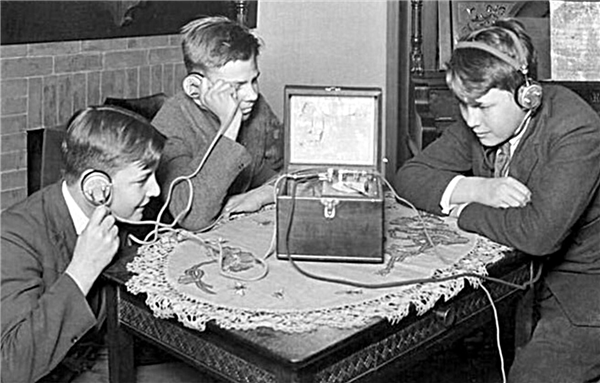 Waters Edge & RJW and Friends Radio Shows | Free Internet Radio | TuneIn